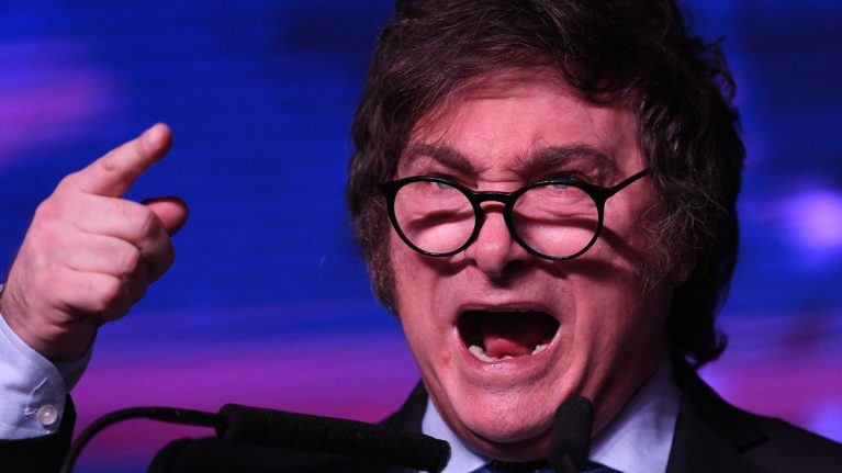 Milei cumple: vetó completo el proyecto de movilidad jubilatoria