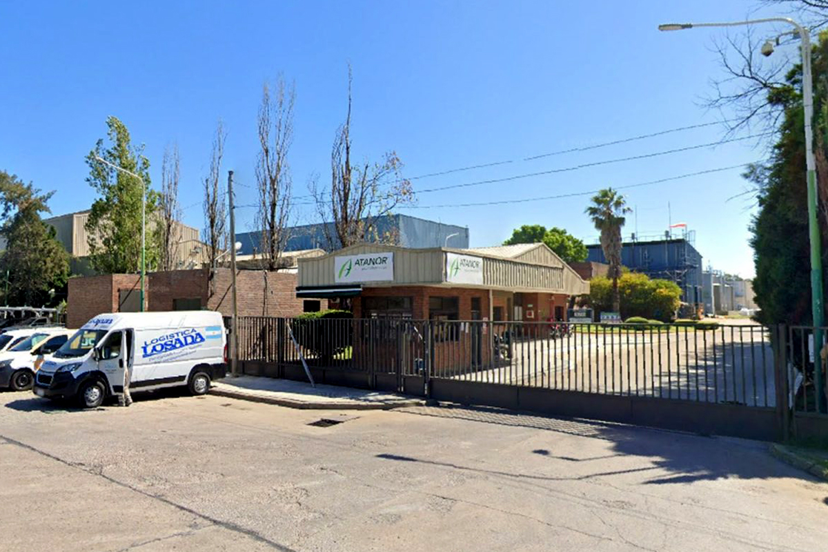 Explosión en uno de los reactores de Atanor: clausura de la empresa y ...