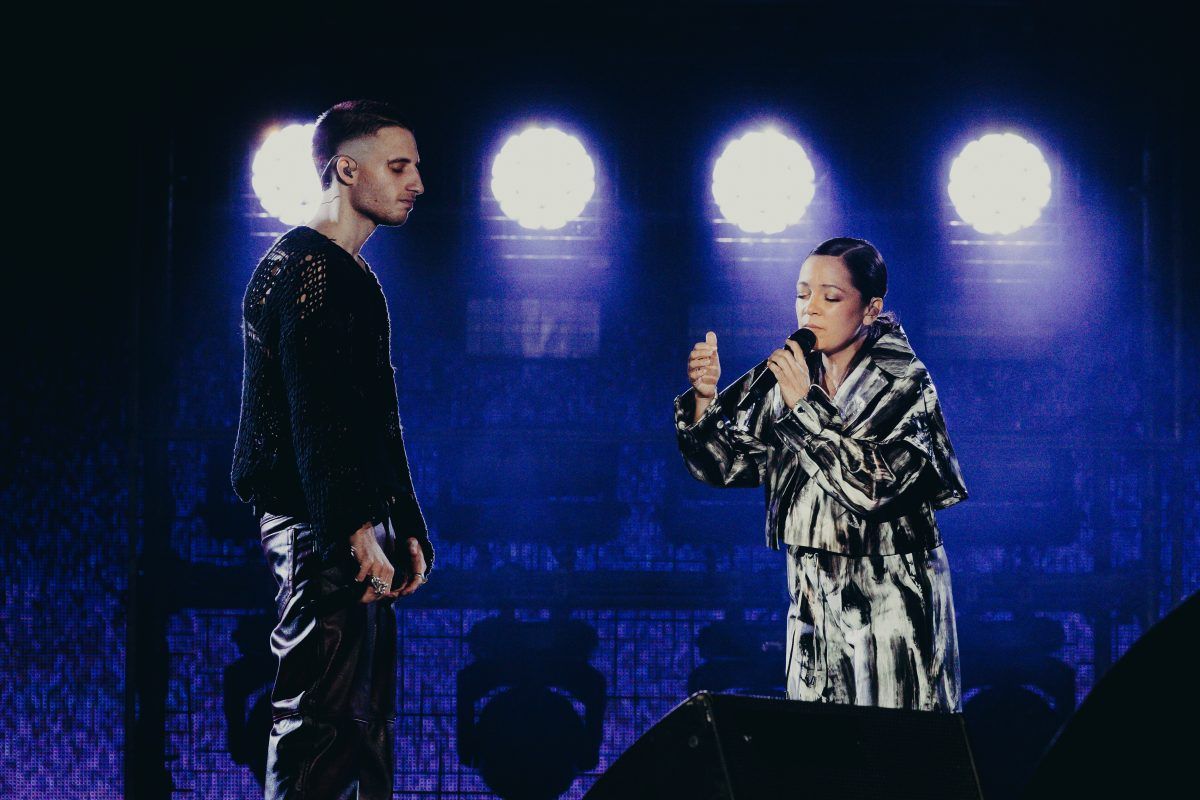 Wos encendió su gira “Descartable” con un multitudinario ritual en la ...