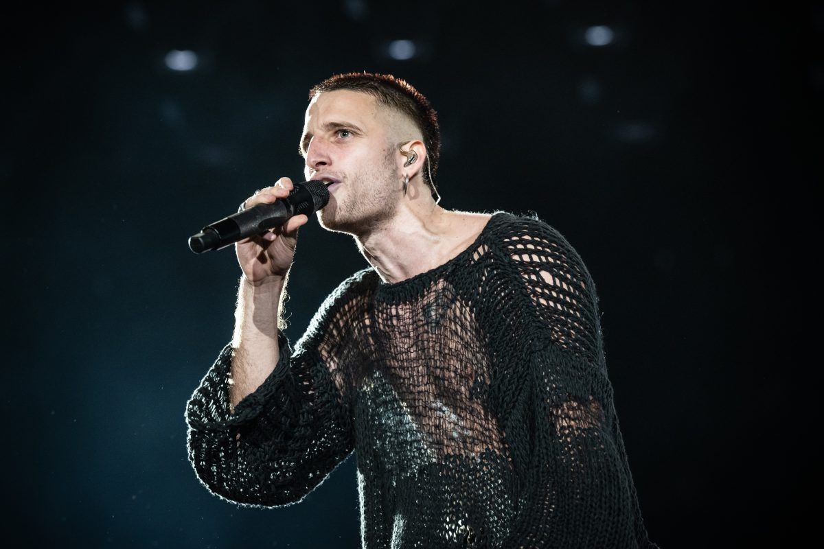 Wos encendió su gira “Descartable” con un multitudinario ritual en la ...