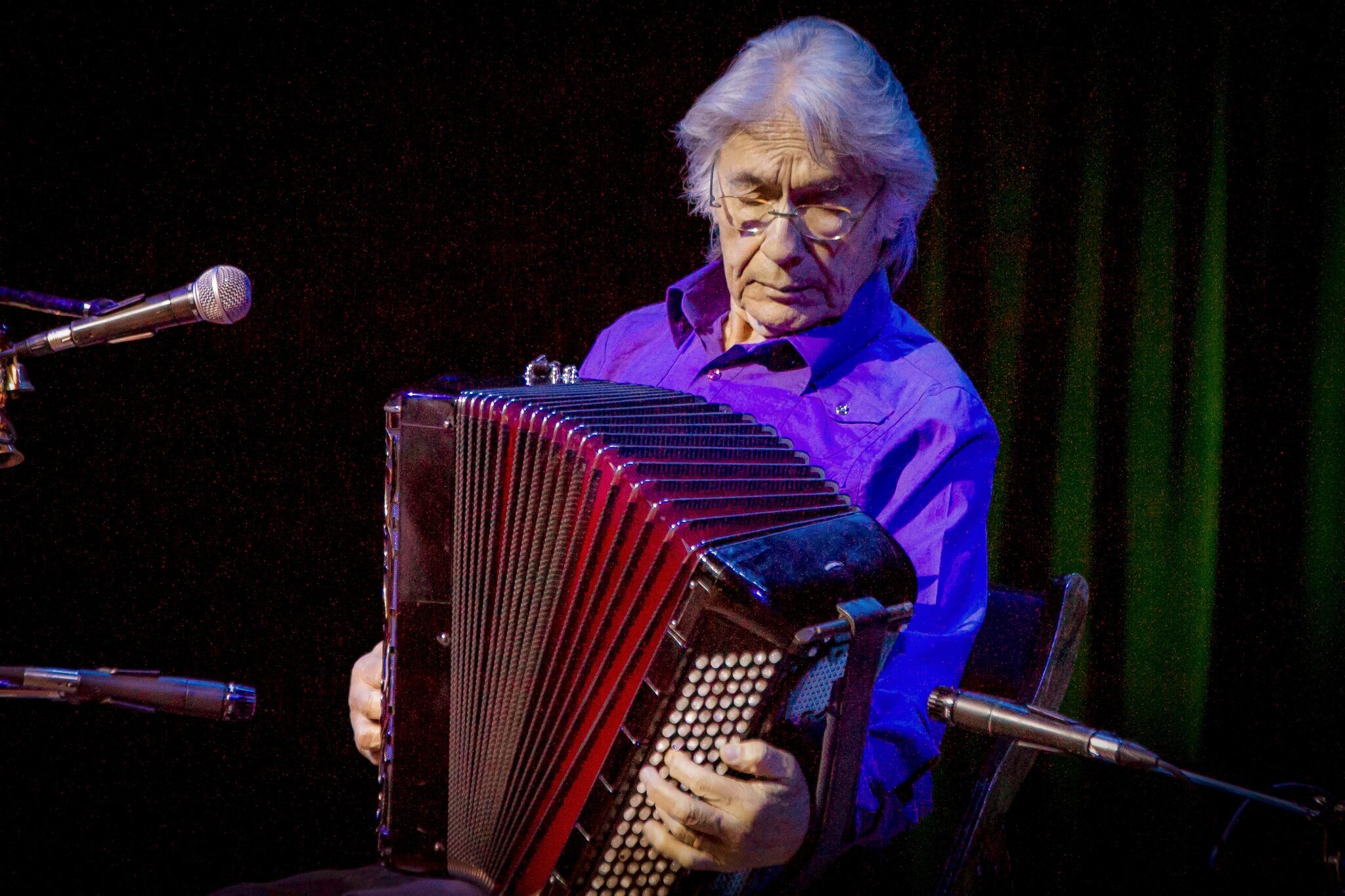 Murió Raúl Barboza, el acordeonista y compositor que llevó el chamamé ...